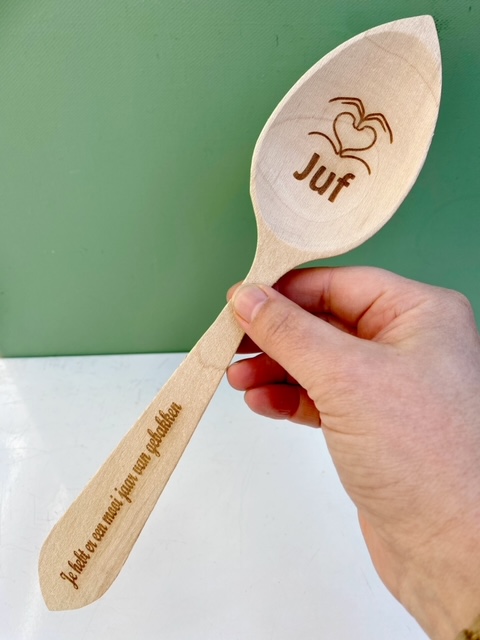 Pollepel Juf, Grappige houten lepel als afscheidscadeaujte